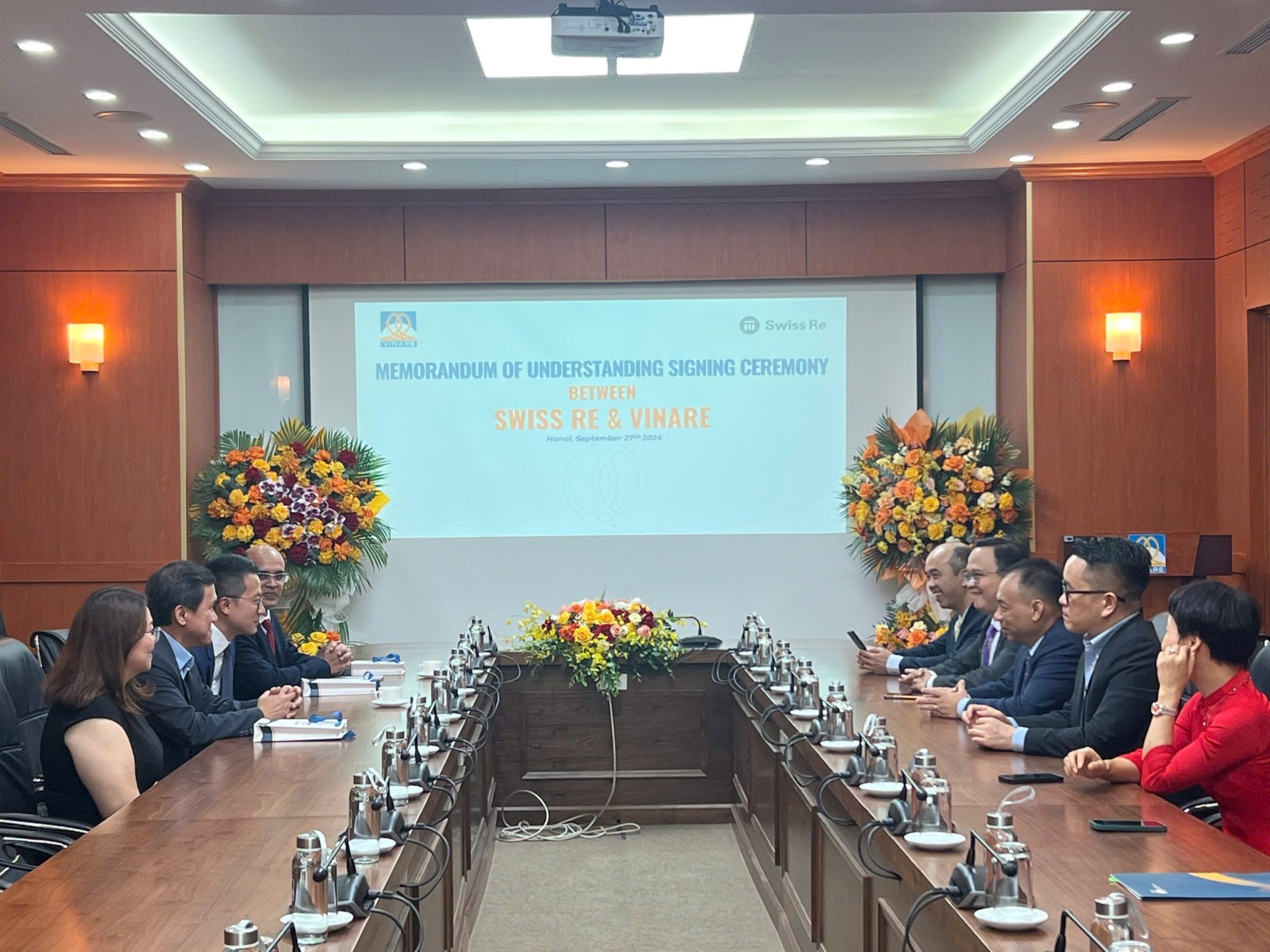 SWISS RE – VINARE sign Memorandum of Understanding » TỔNG CÔNG TY CỔ ...